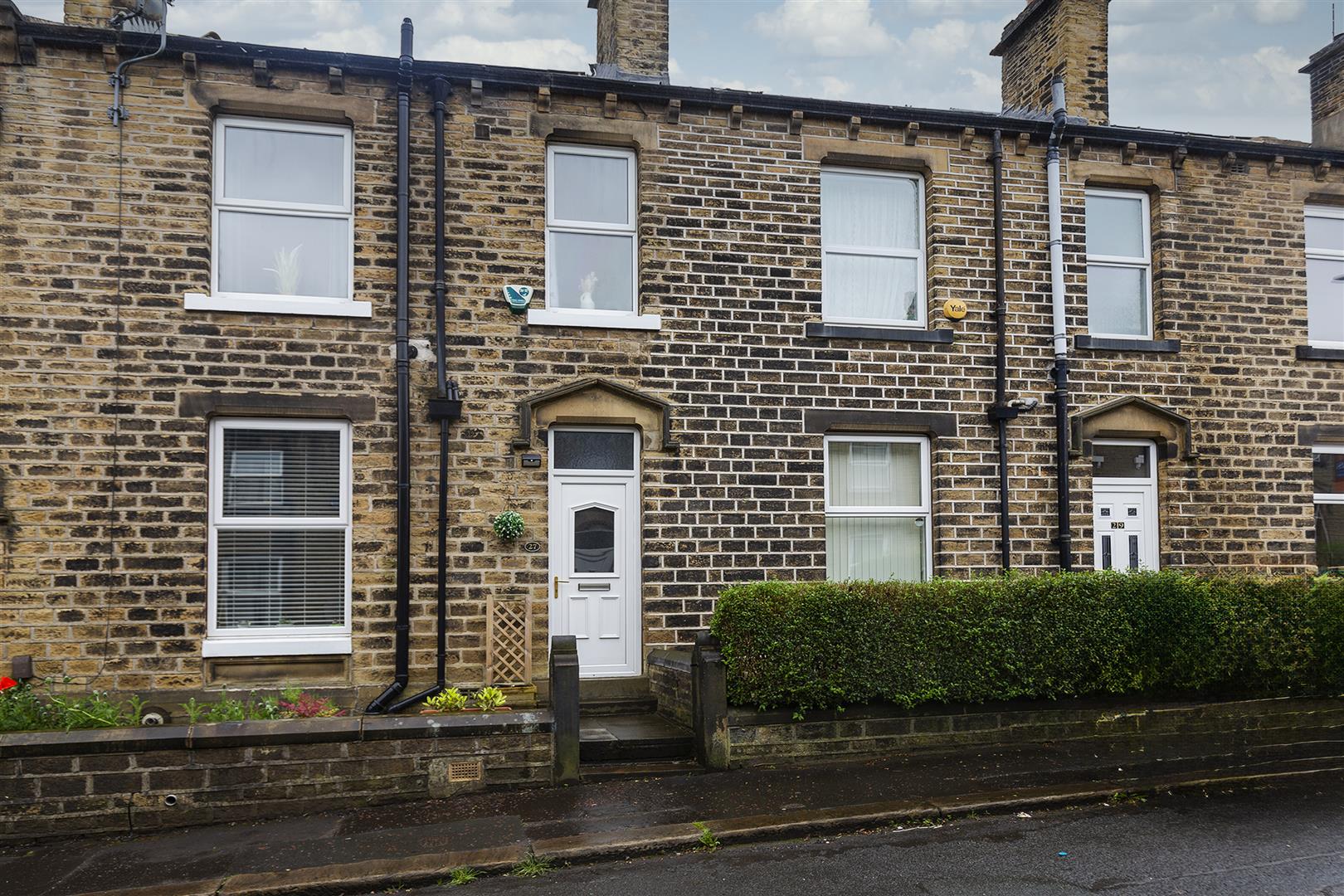 House - Mid Terrace : Wellington Street, Lindley, Huddersfield